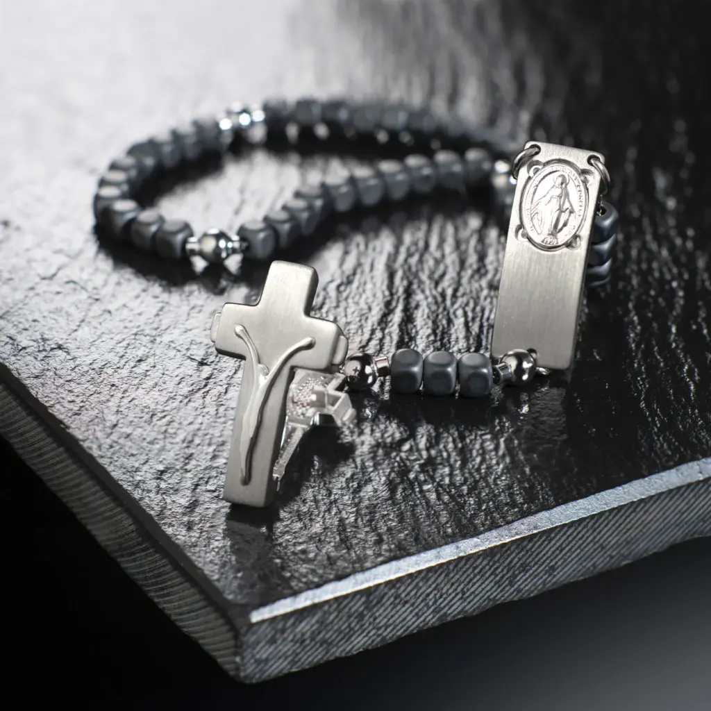 Rosalet® Hämatit & Silber – Modernes Rosenkranz Armband